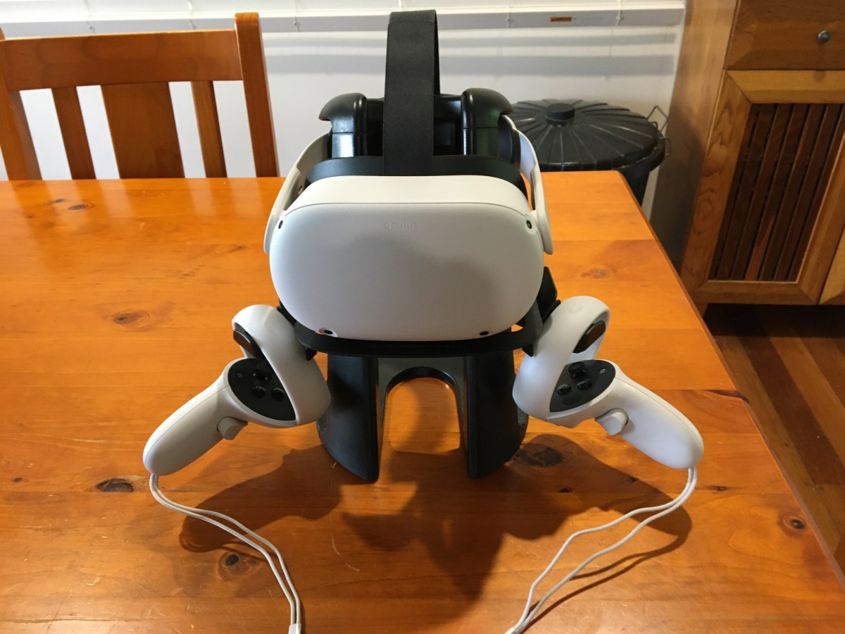 Kiwi Design Oculus Quest 2 VR Headset Stand (Impressions) – The Late ...